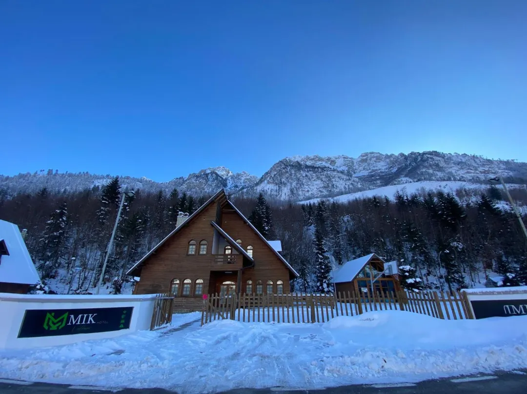 Mik Hotel Valbona - Valbonë