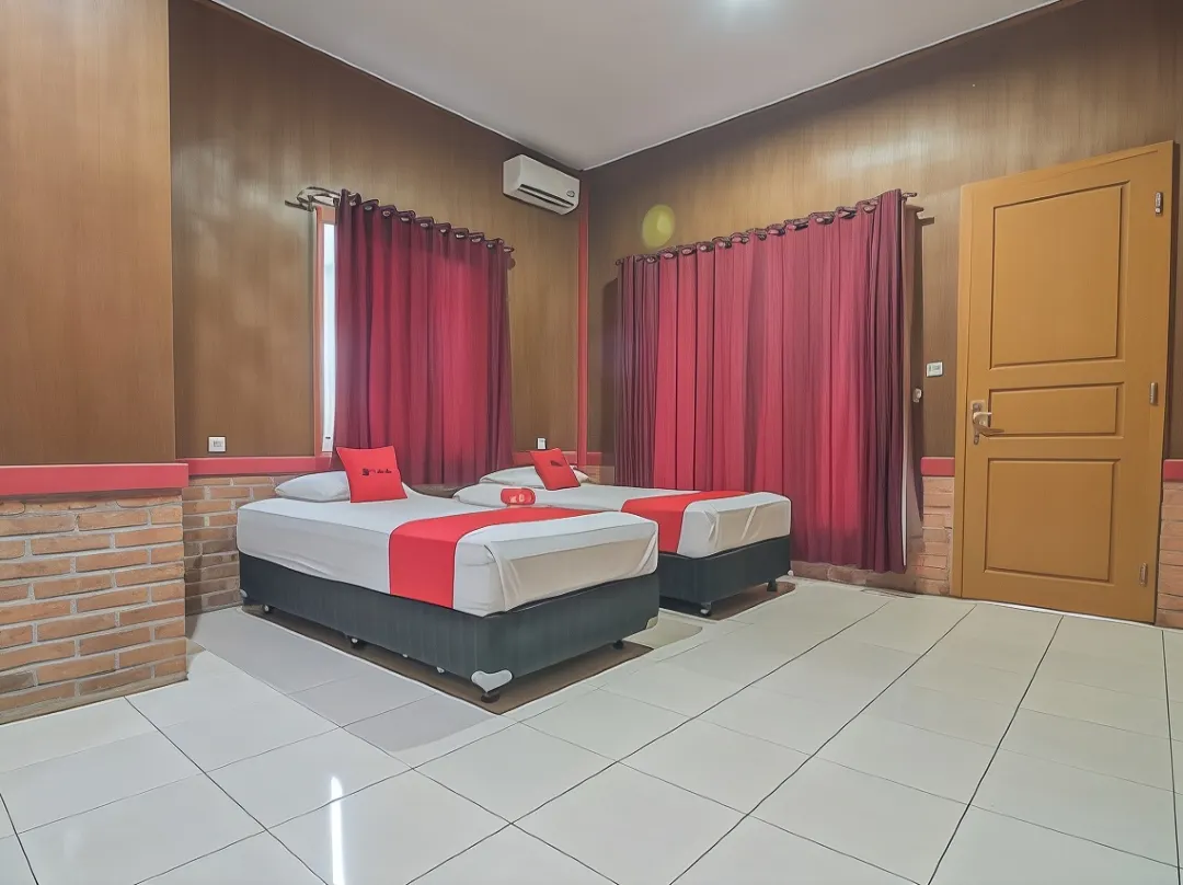 Reddoorz Plus @ Lodaya Gunung Geulis Puncak - West Java