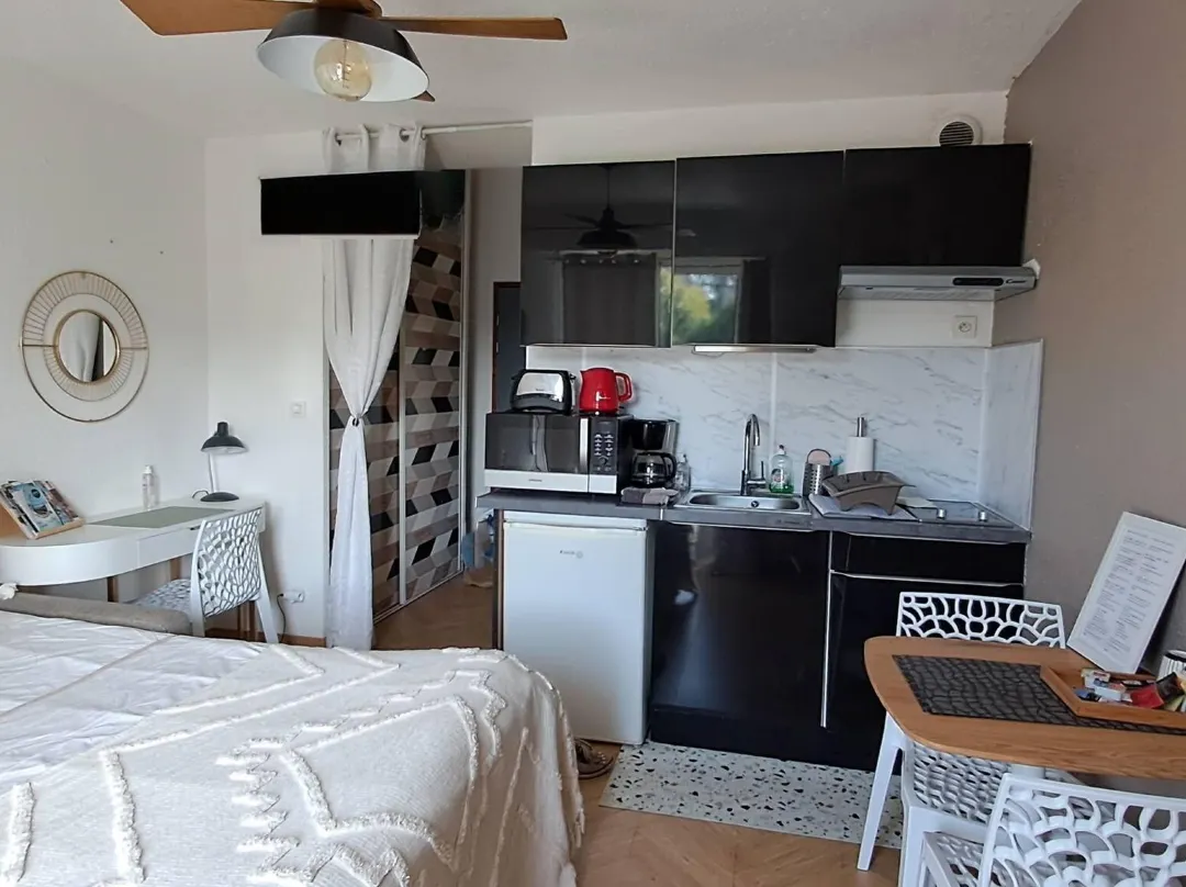 Studio Avec Balcon Et Parking En Centre-ville - Cholet