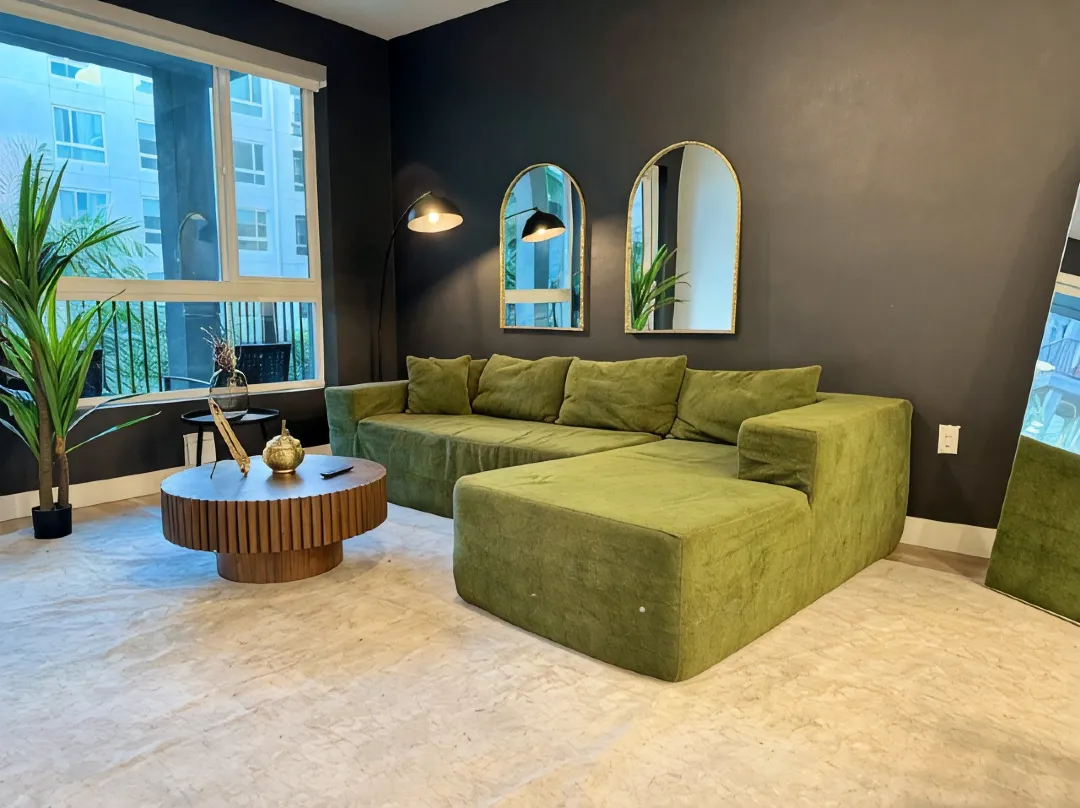 Luxe Deco Haven W/pool&gym&parking Near Disneyland - Irvine, CA