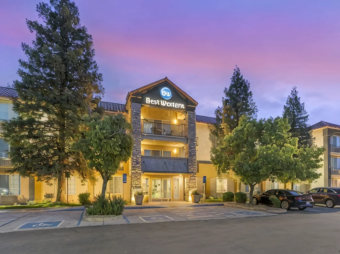 Comfort Inn & Suites Visalia - Sequoia - Visalia, CA