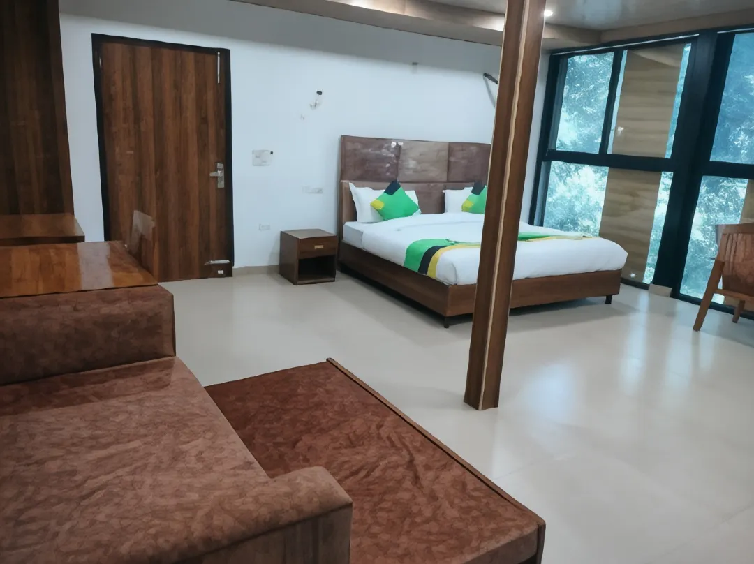 Hotel Lake In Tree - Bhimtal