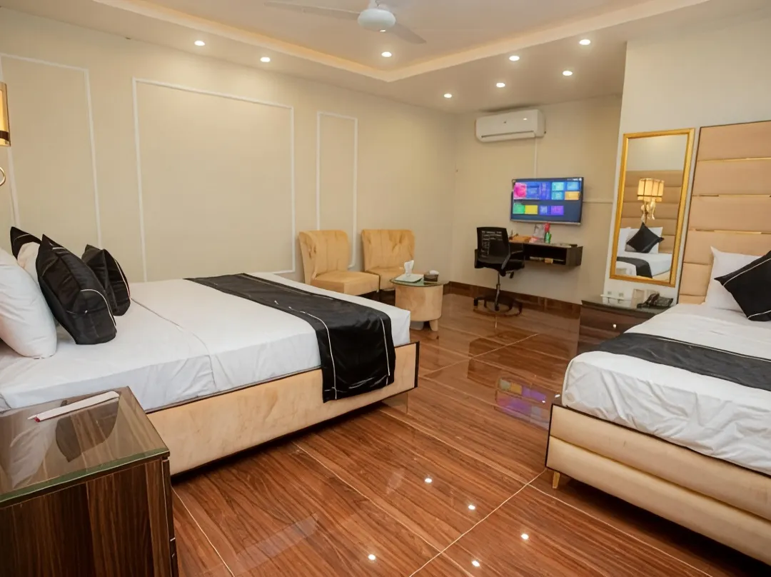 Hotel White Seasson Managed By Zaheer Masih - Lahor