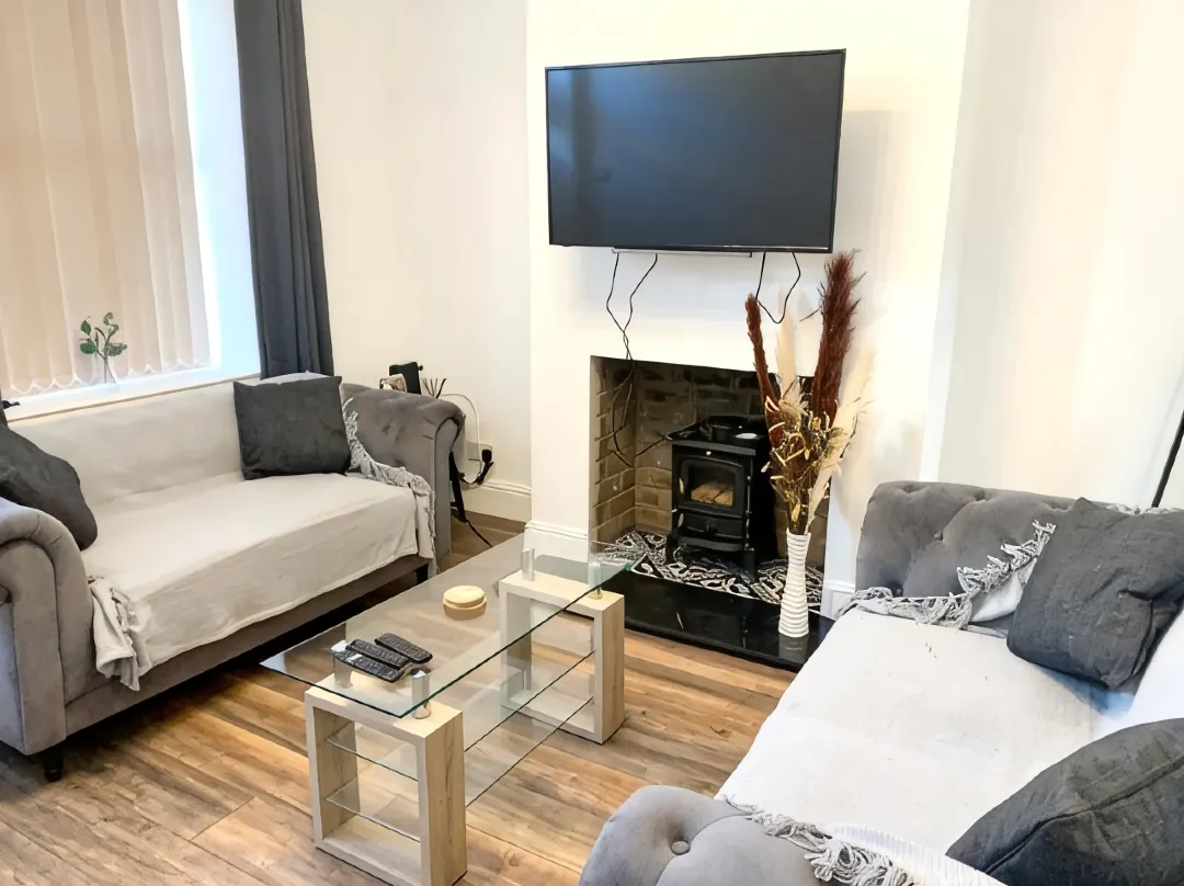 3 Bed Stays Sheffield Central - Sheffield