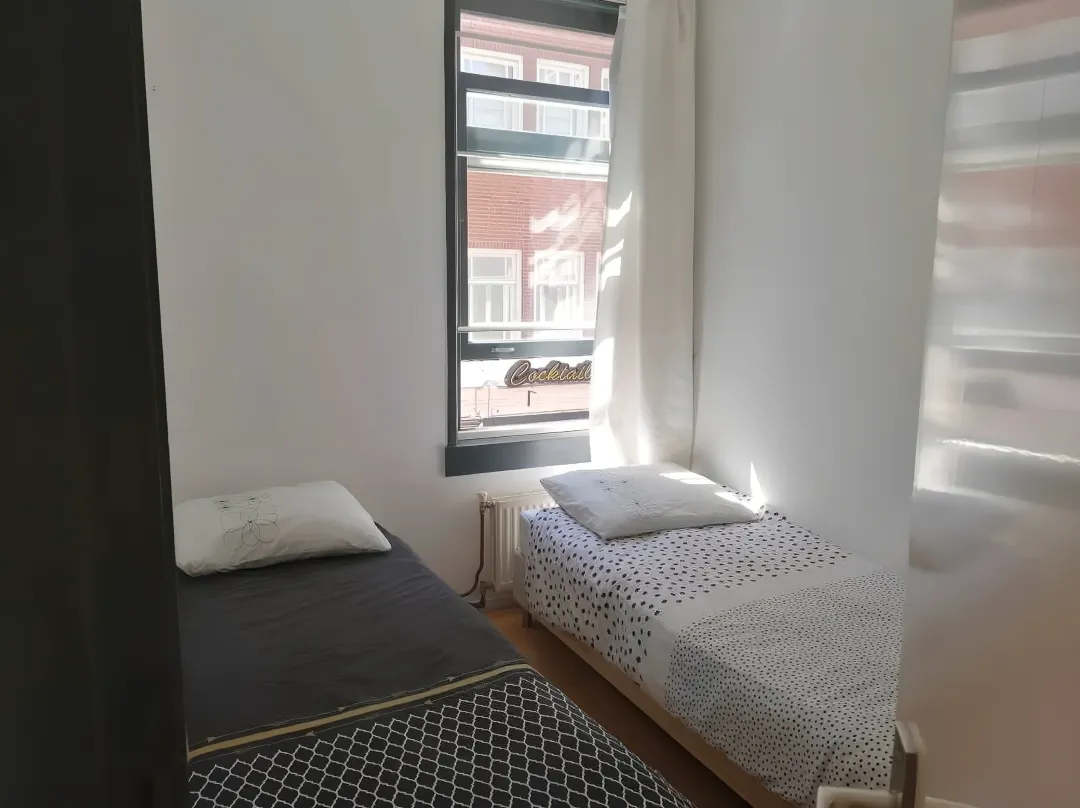 Room In Amsterdam Center. No Parties Allowed -