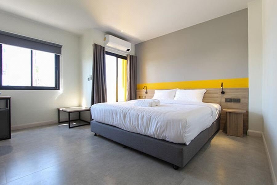 Yello Block Hotel - Roi Et