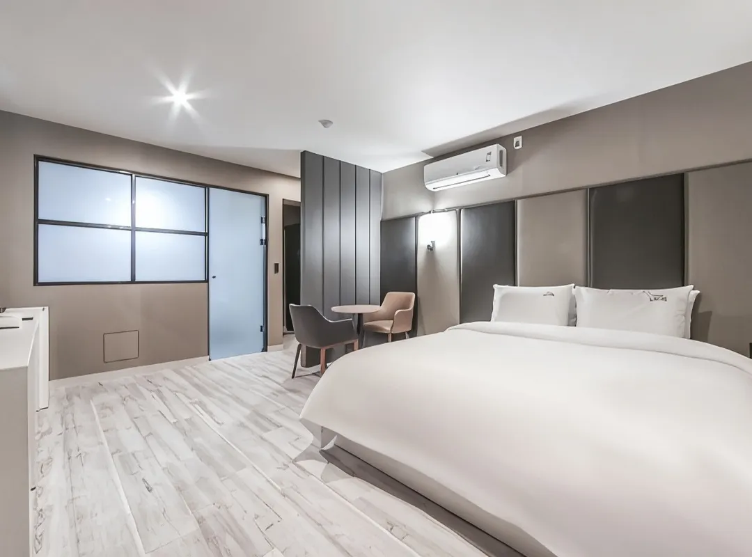 Changwon Myeongseodong Hotel Laon - Tongyeong