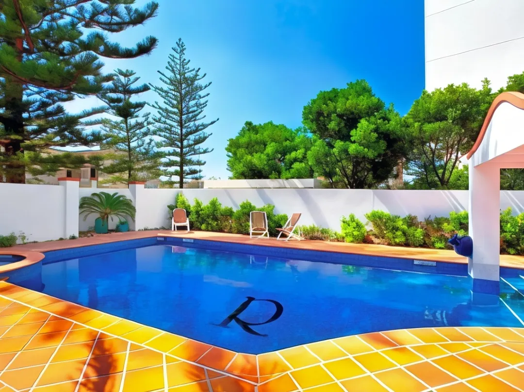 The Ritz Resort Heated Pool - Gold Coast