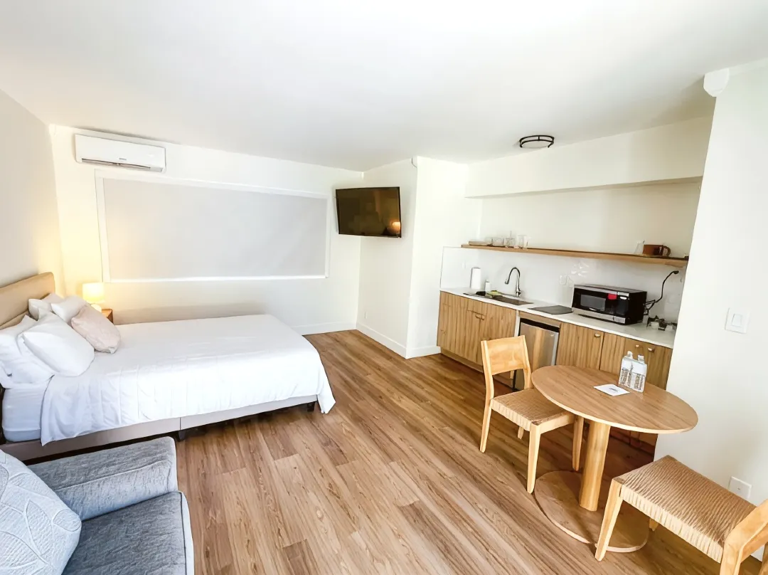 Tiana Beach Inn - North Miami Beach, FL