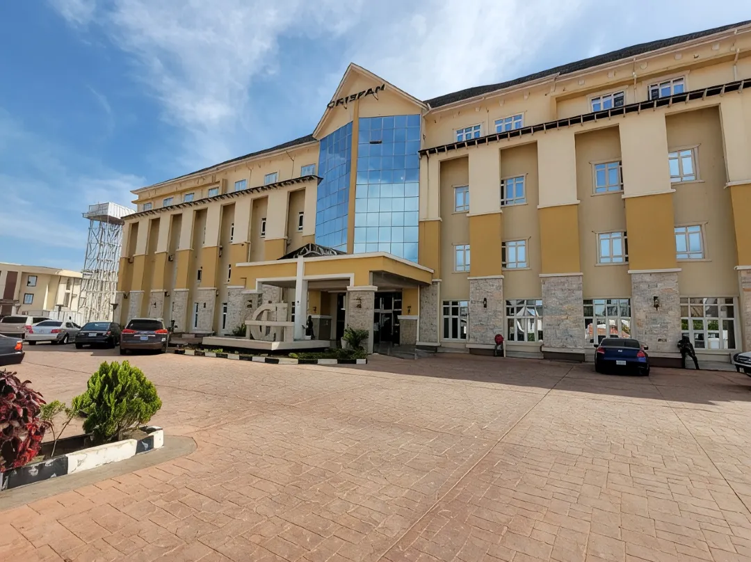 Crispan Suites & Event Centre - 조스