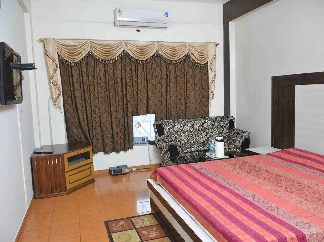 Mansarover Hotel & Banquets - Bareilly
