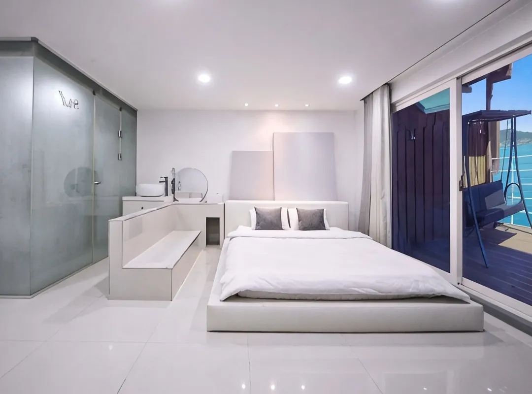 The South Sea, Spa Hill Pension - Yeosu-si