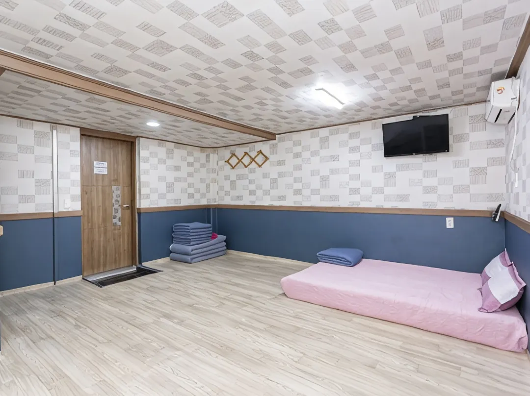 Busan Songjeong Lime Pension - Busan