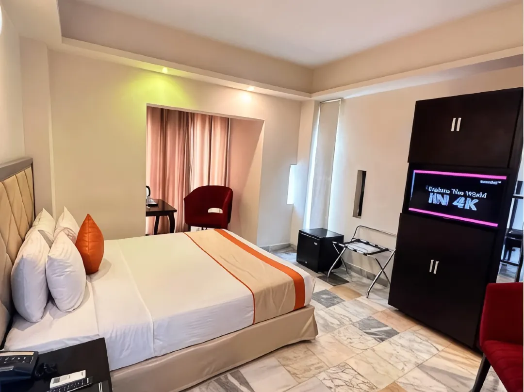 Monsoon Inn - Dacca