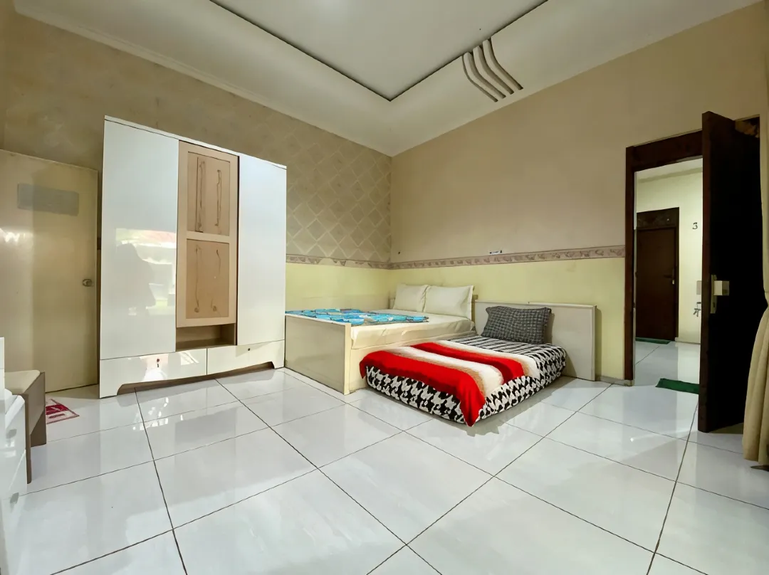 Homey Guesthouse Near Sby Zoo Syariah - Surabaya