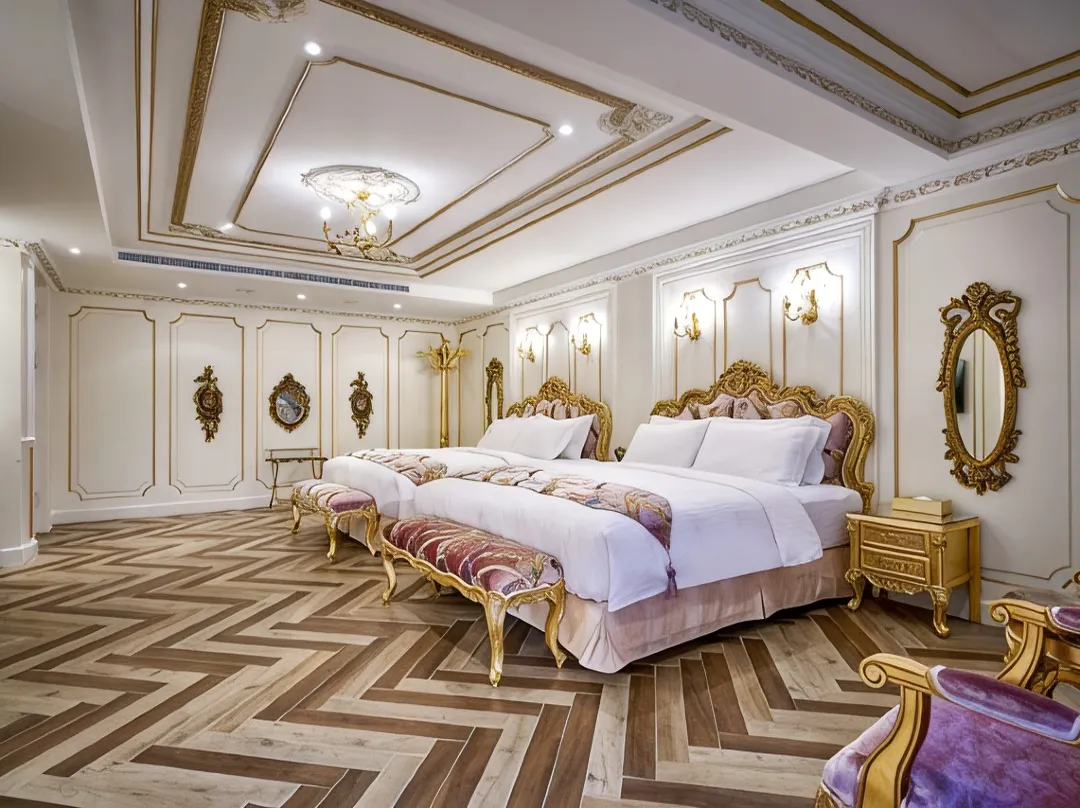 Queen Castle Hotel - 푸리 진