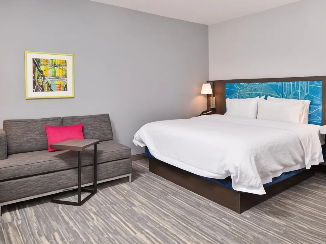 Hampton Inn  Suites By Hilton Long Island Farmingdale - Northport, NY