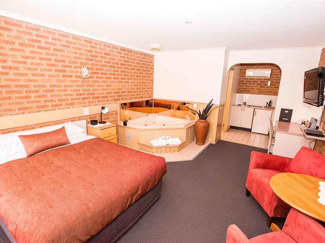 Colonial Motor Inn Bairnsdale Golden Chain Property - Bairnsdale