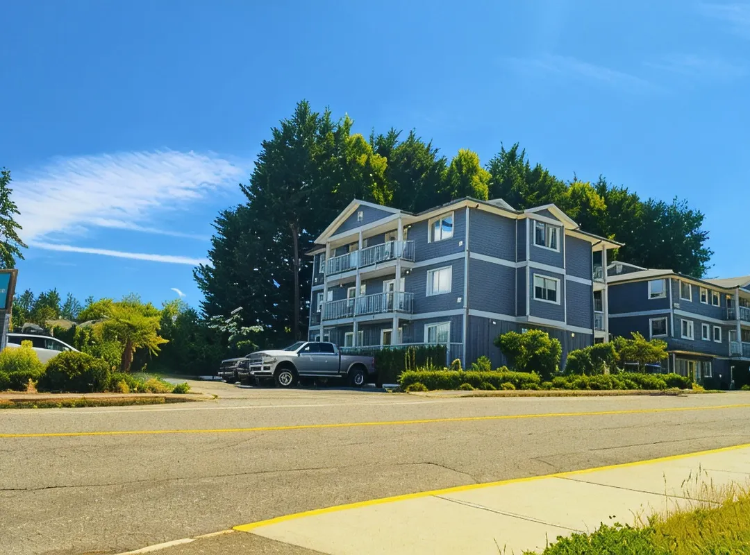 Gibsons Landing Inn - Gibsons