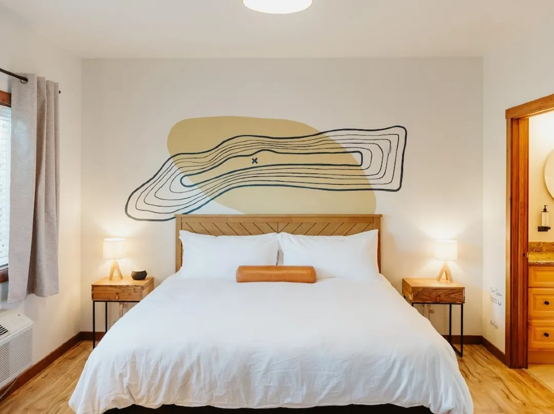 Modern Suites With Full Kitchen And Smart Hdtv - Stylish Escape - Kalispell, MT