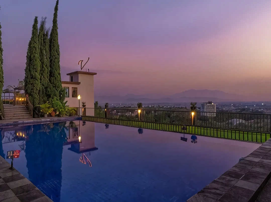 The Valley Resort Hotel - Bandung