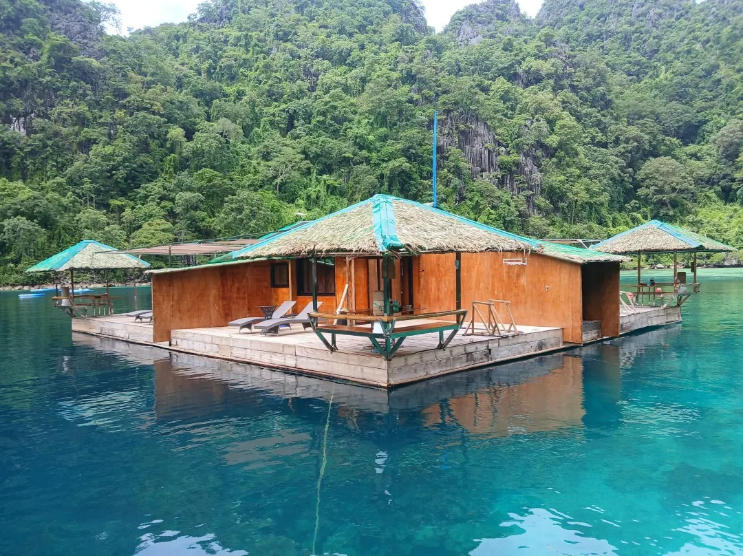 Paolyn Houseboats Coron Island - Coron