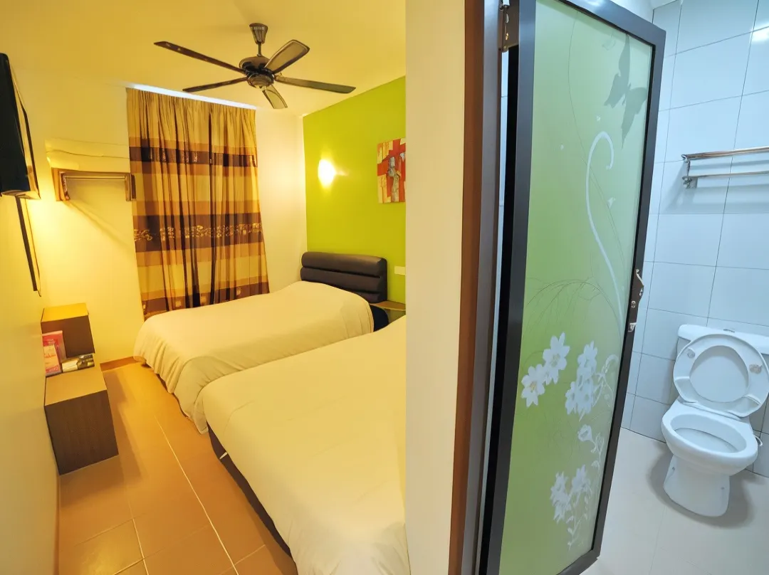 Golden Gate Hotel Kemaman By Rvh - Chukai