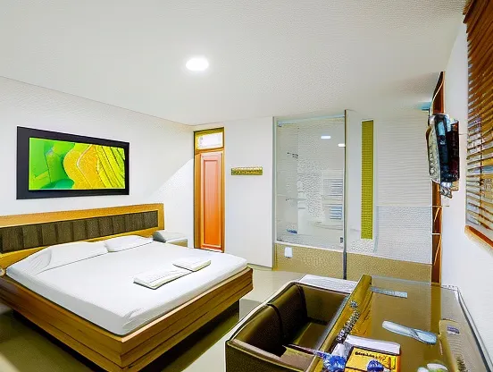 Hotel Monarca - Envigado