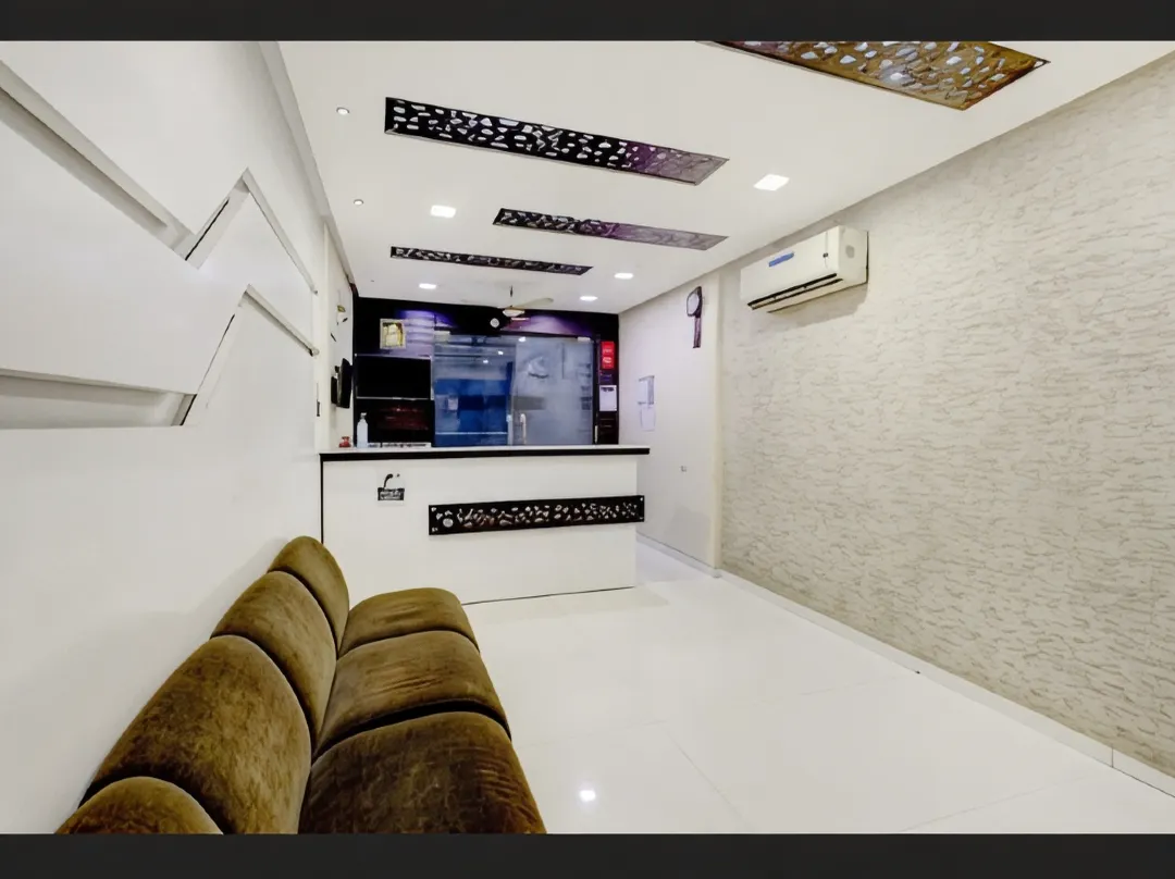 Hotel Skylawn - Surat