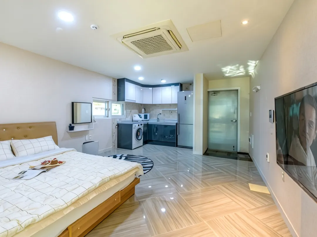 Namhae Rabyeol Pool Villa - 남해군