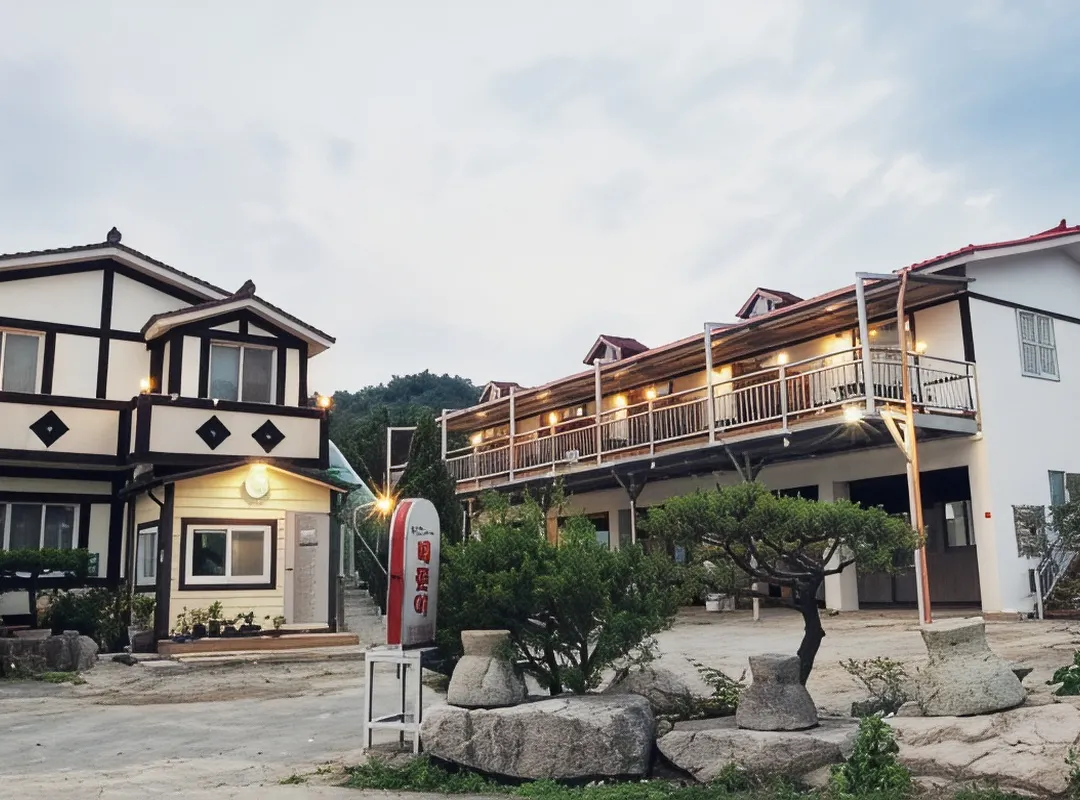 Gyeongju Sunrise Pension - Gyeongju-si