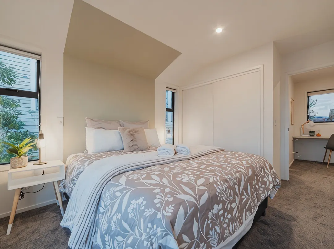 Misty Meadows Manor - Your Urban Oasis - Christchurch