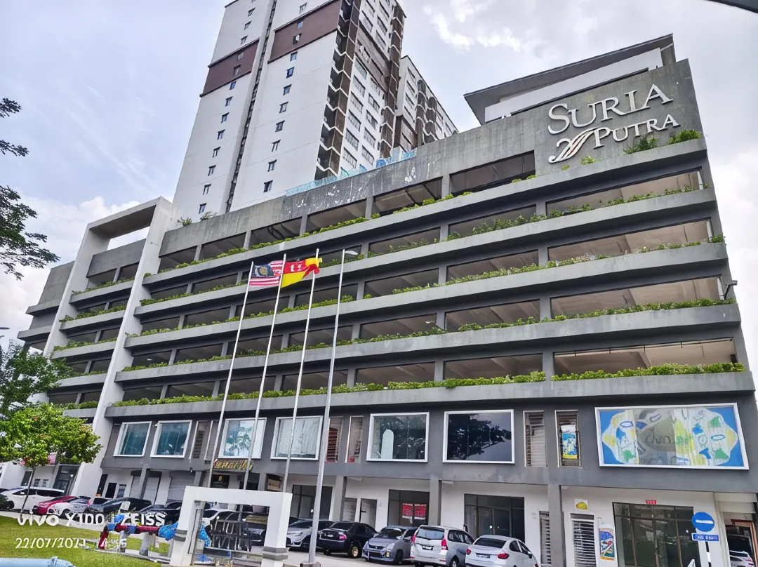 Sp13a Netflix 6pax 2park Kelab Rahman Putra Sungai Buloh - Sungai Buloh