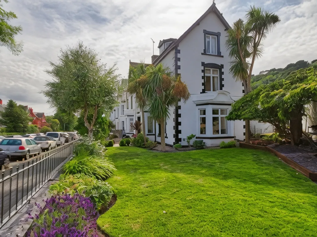 Holcombe House Guest House - Llandudno