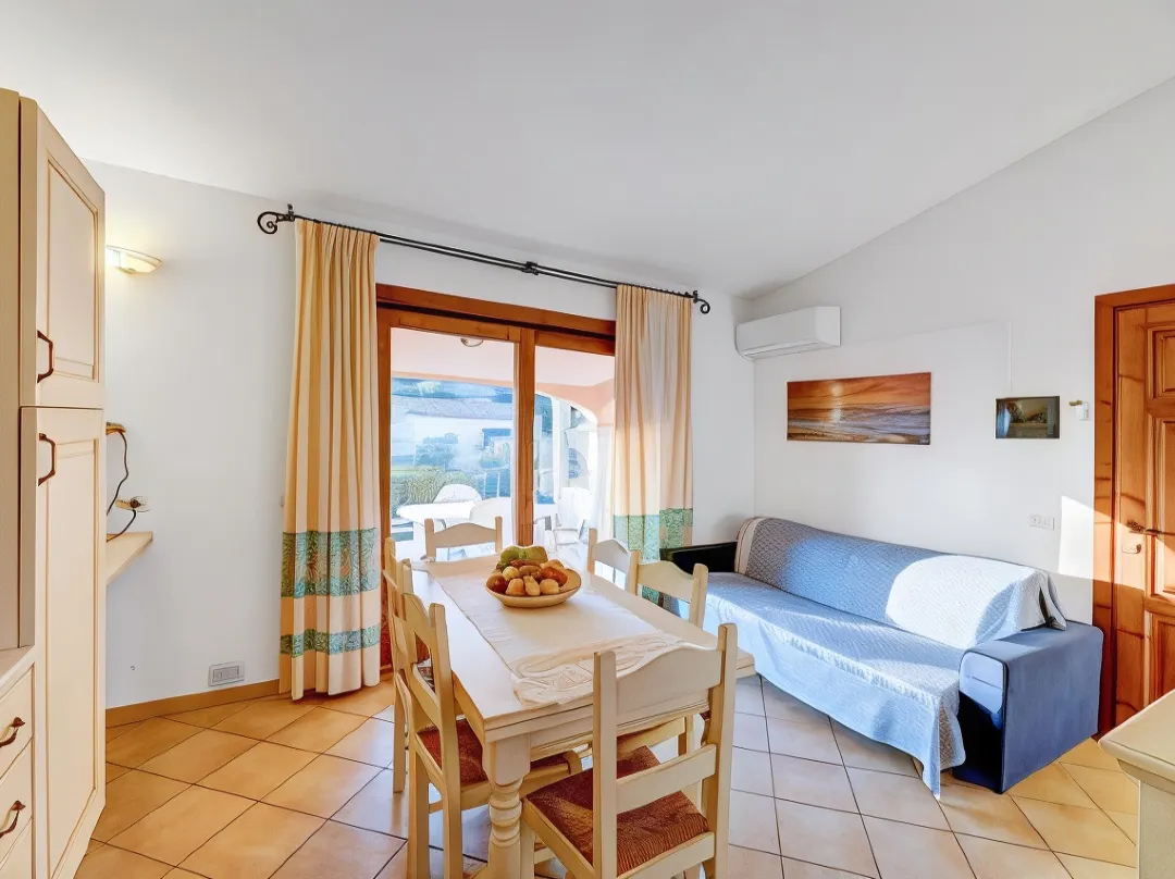La Fantastica Residenza Badus Con Due Camere Da Letto Può Ospitare Sei Persone E Un Bambino Num0821 - Badesi
