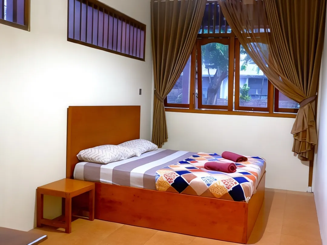Sleepy Raccoon Hostel - Yogyakarta
