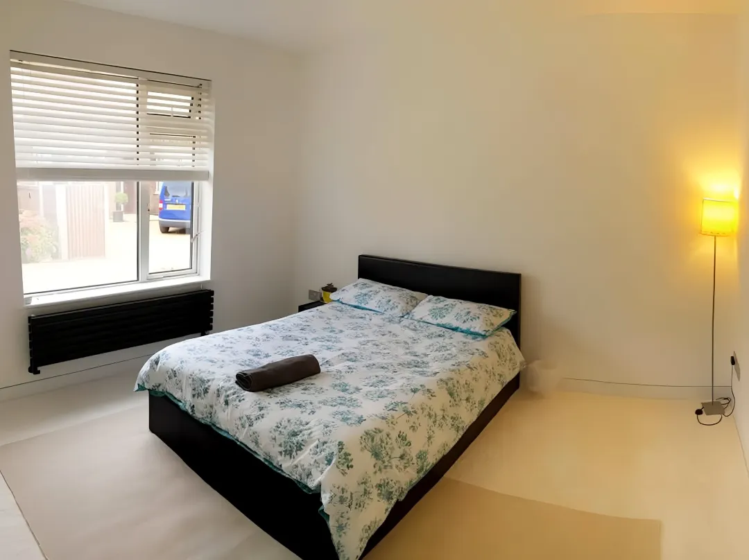 Double Bedroom, Kings Lynn, New Renovated Bathroom - King's Lynn