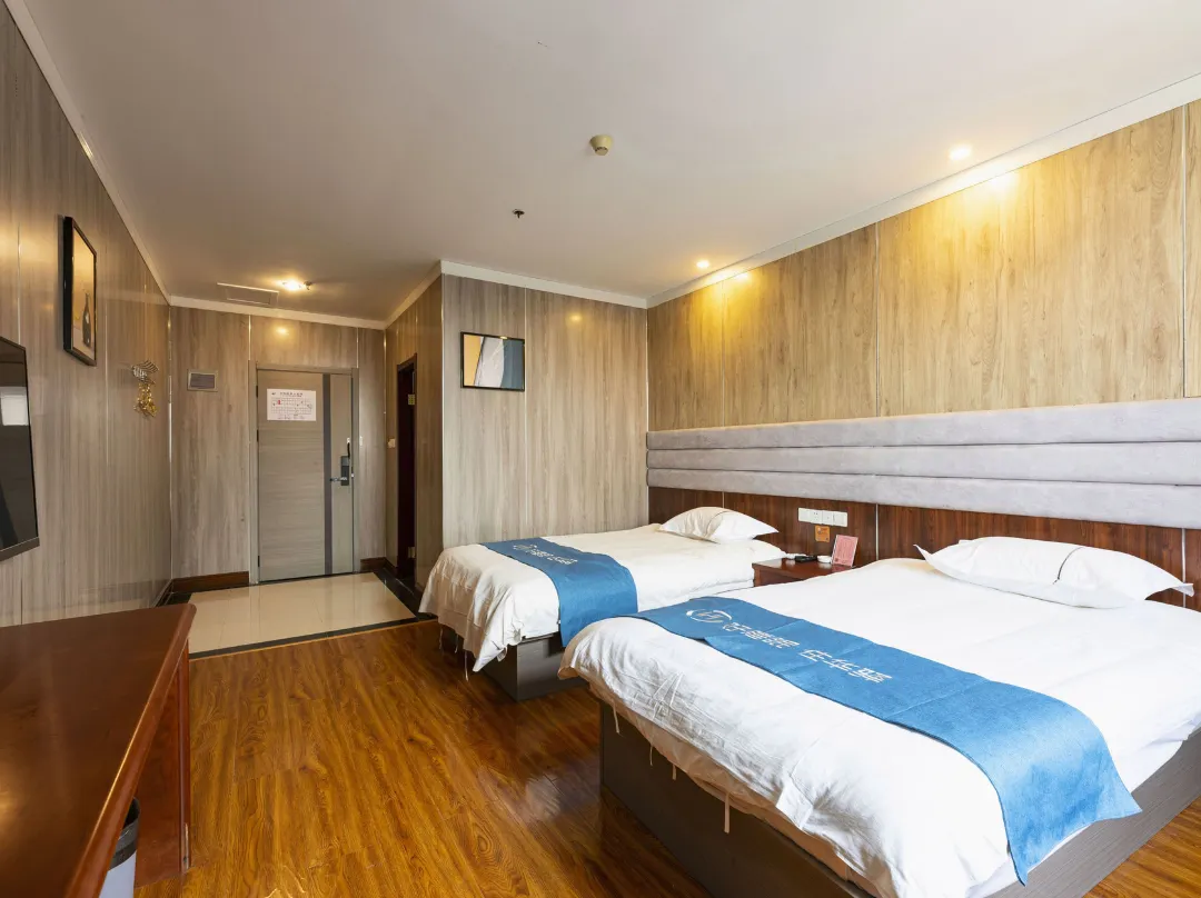 Huayi Hotel - Linyi