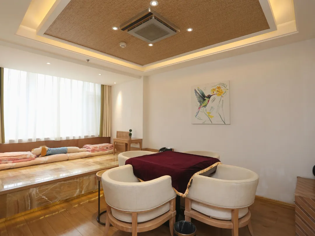 Changchun Lanhai Tangquan Business Hotel - Changchun