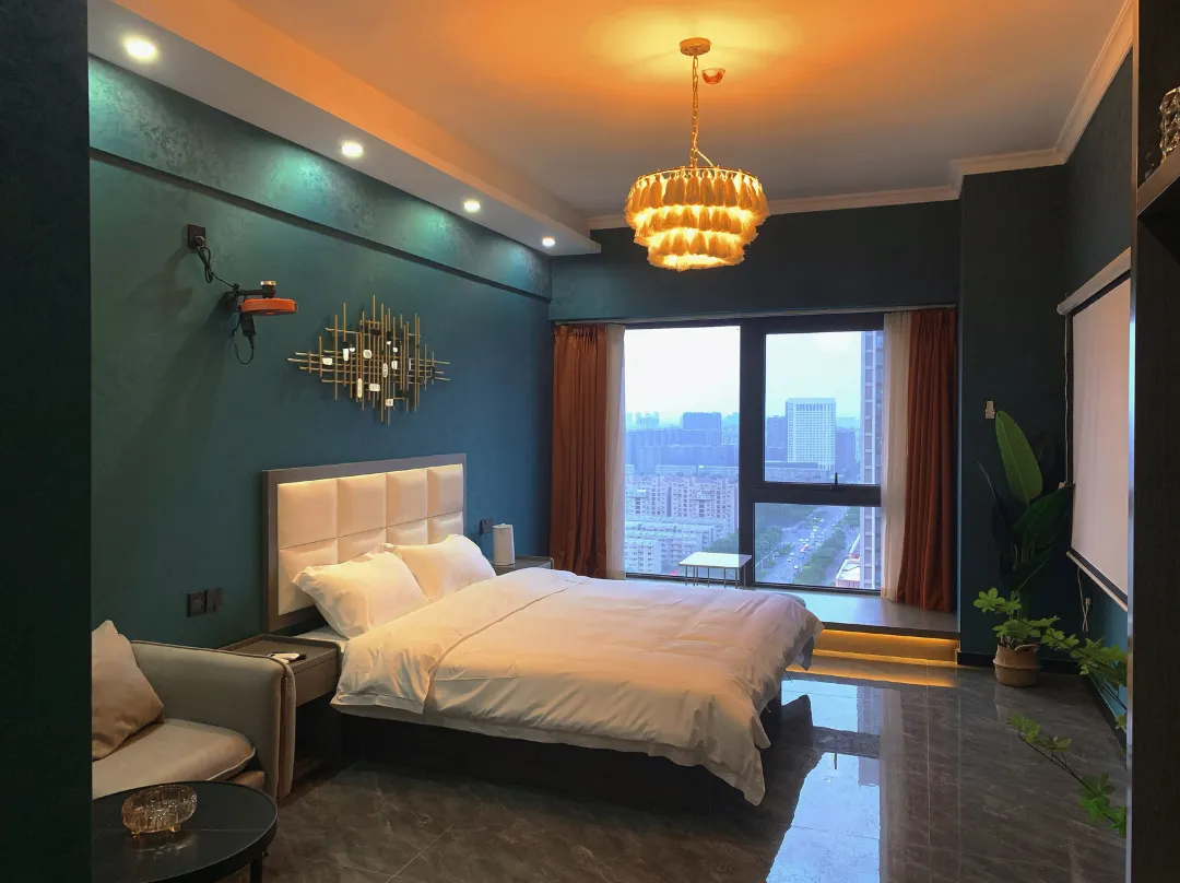 Strawberry E-sports Hotel - Xinxiang