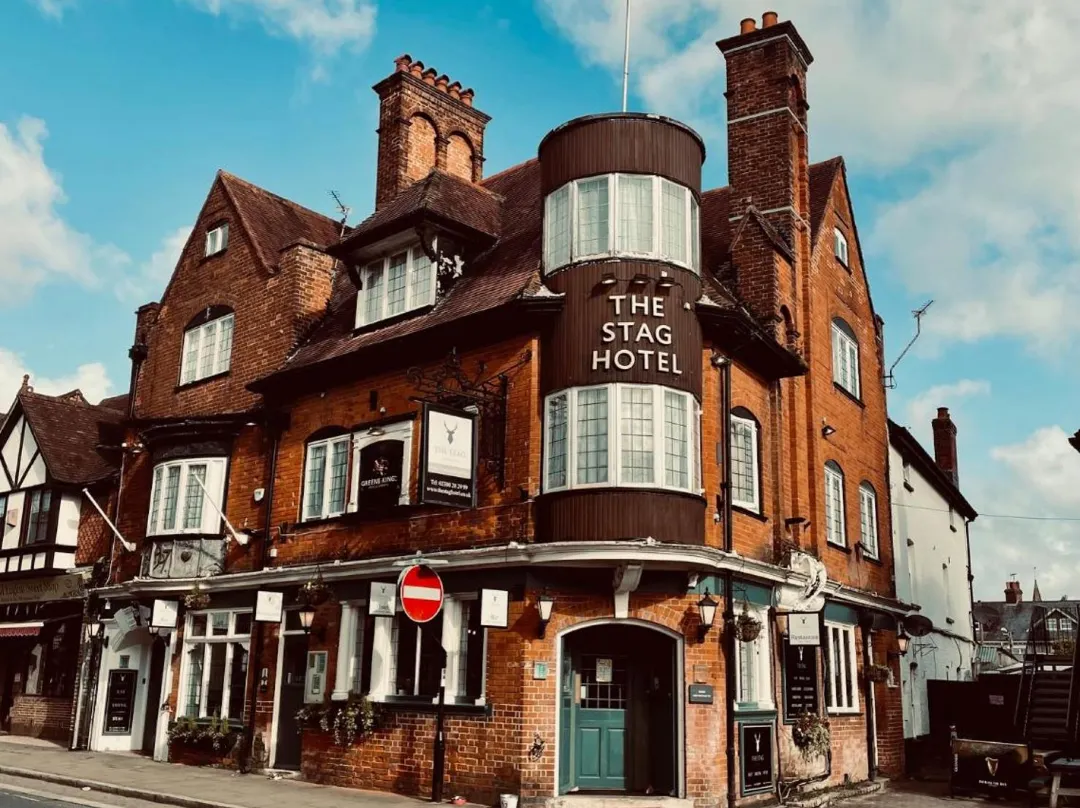 The Stag Hotel And Mailmans Arms - Lyndhurst, UK