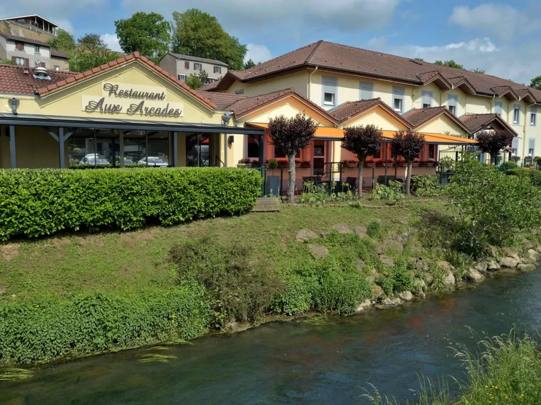 Logis Hôtel Aster Rest. Aux Arcades - Meurthe-et-Moselle