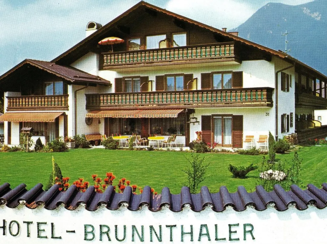 Hotel Garni Brunnthaler - Garmisch-Partenkirchen