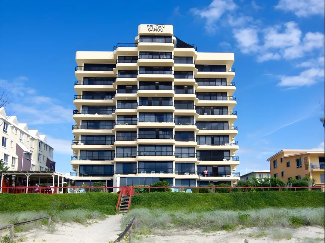 Pelican Sands Beach Resort - Gold Coast