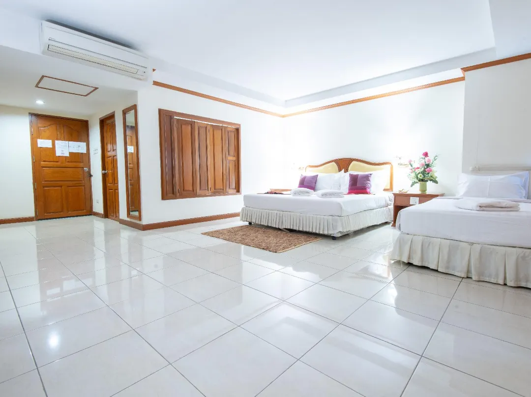 Kresident Hotel - Thani