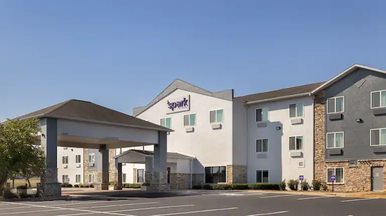 Spark By Hilton Ames - Ames, IA