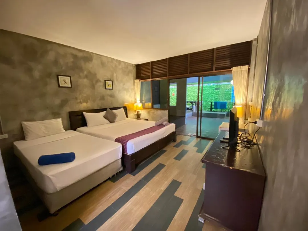 Crescent Bay Resort - Ko Samet