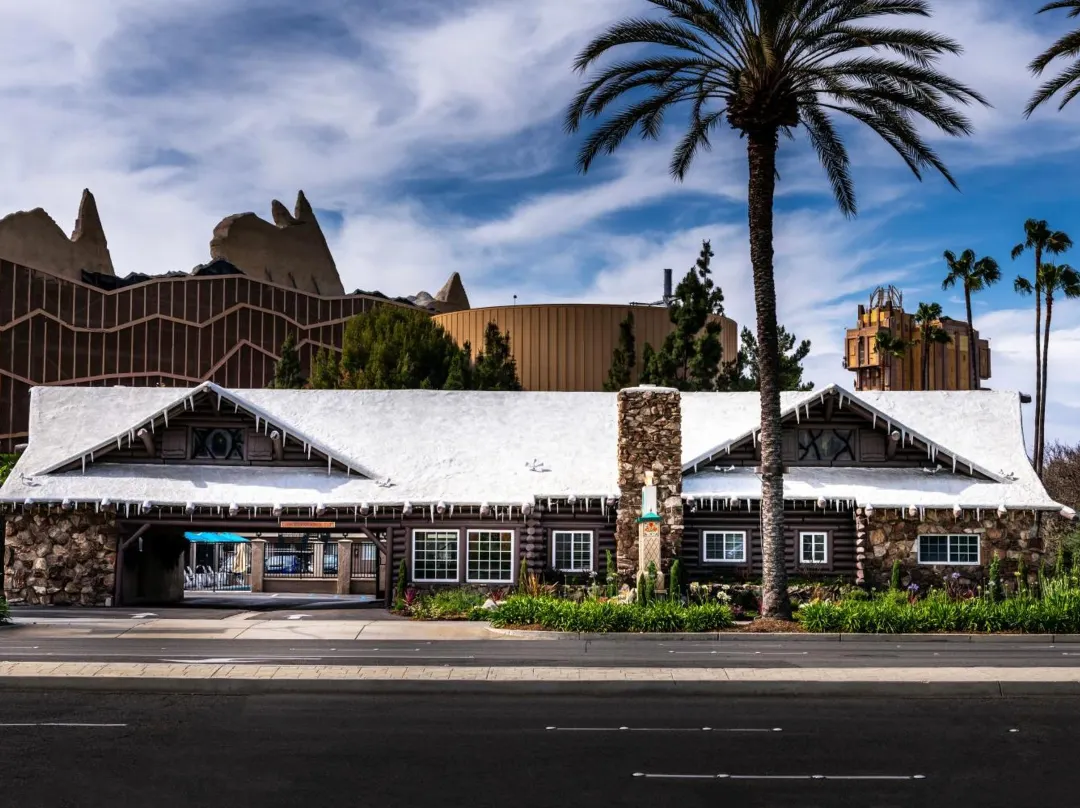 Alpine Inn Near Convention Center And The Park - Santa Ana, CA