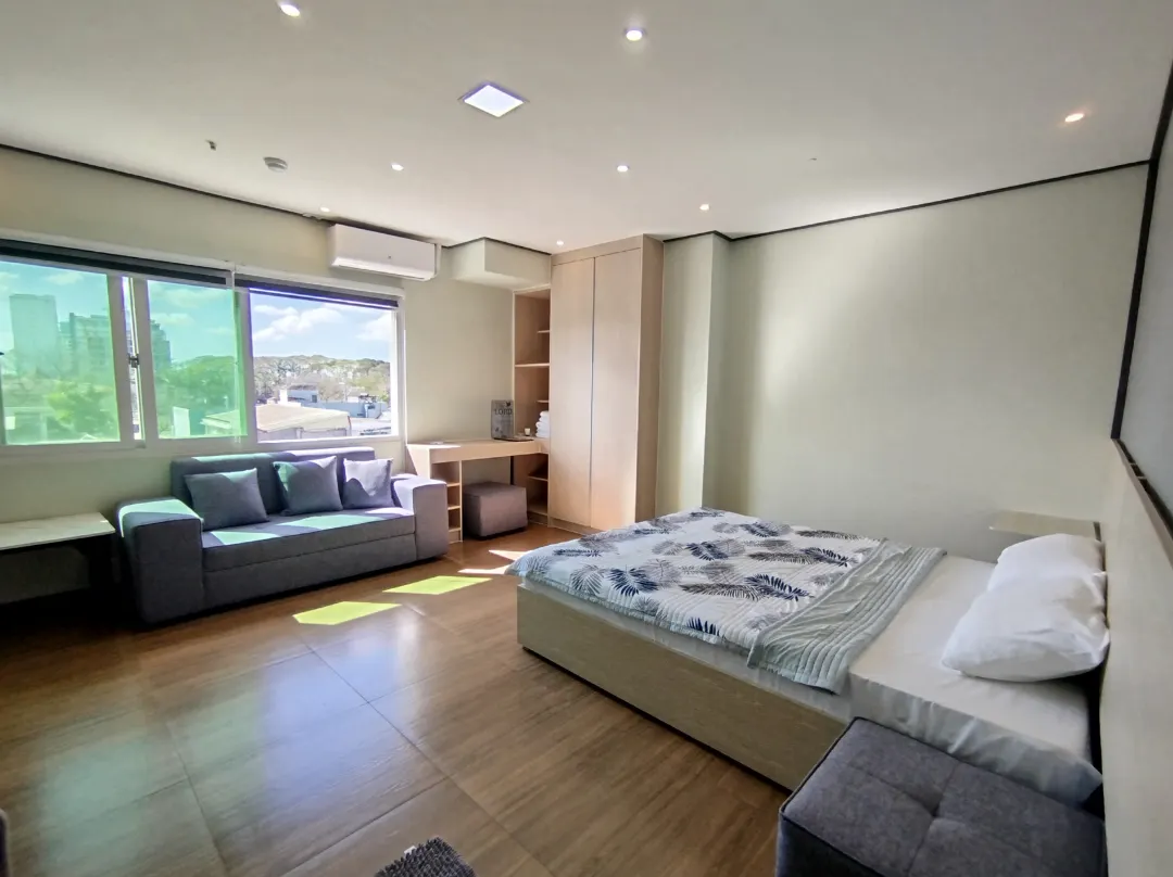 Emmaus Condotel - Mabalacat