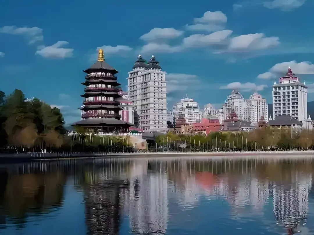 Iu Hotel· Linxiang District Government Store, Lincang City - Lincang